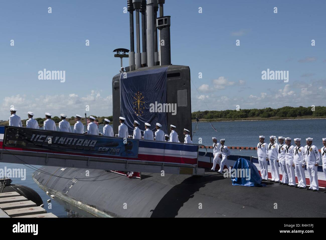 PORT CANAVERAL, Fla. (Sept. 29, 2018) The crew of USS Indiana (SSN 789 ...