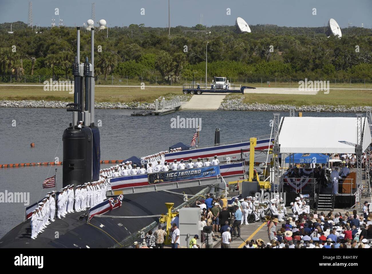 PORT CANAVERAL, Fla. (Sept. 29, 2018) The crew of USS Indiana (SSN 789 ...