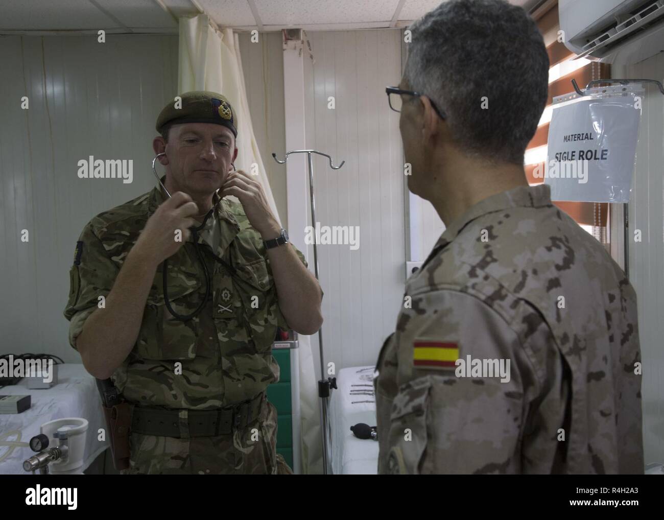 British army training women hi-res stock photography and images - Alamy