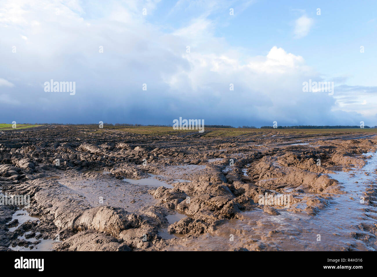 Road segment in farm hi-res stock photography and images - Alamy
