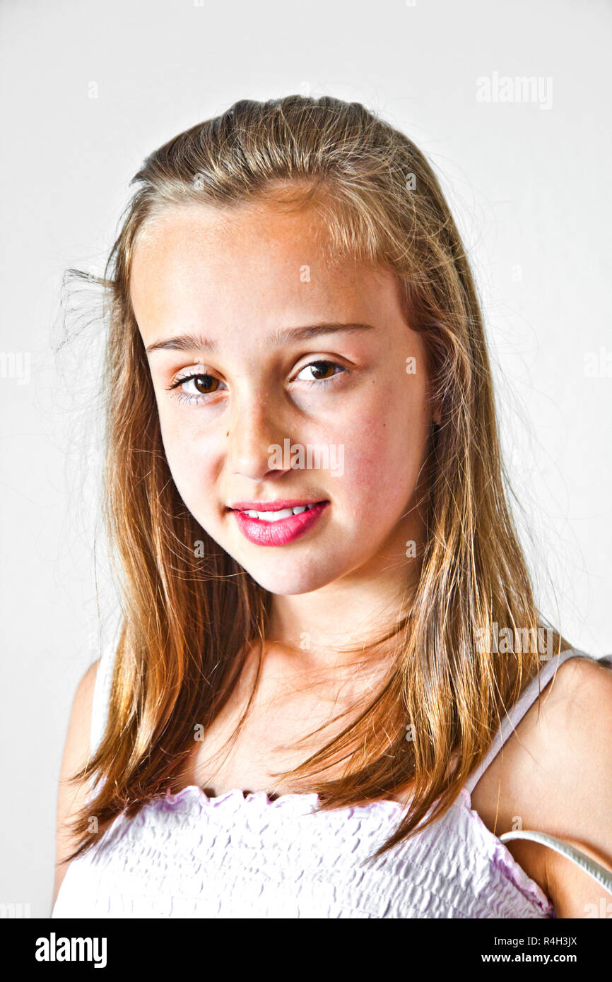 portrait of cute young teenage girl Stock Photo - Alamy