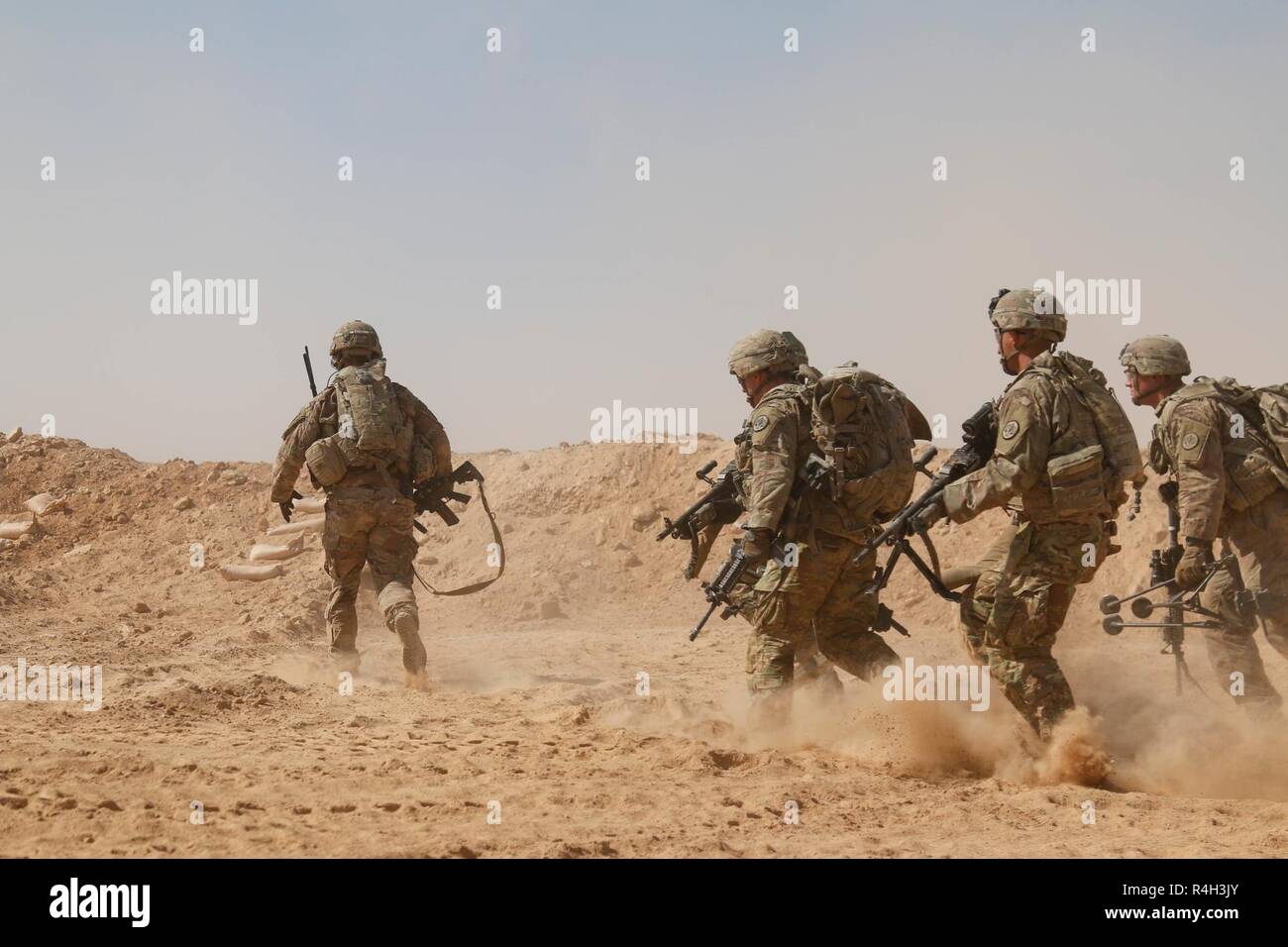 Hasty fighting position hi-res stock photography and images - Alamy