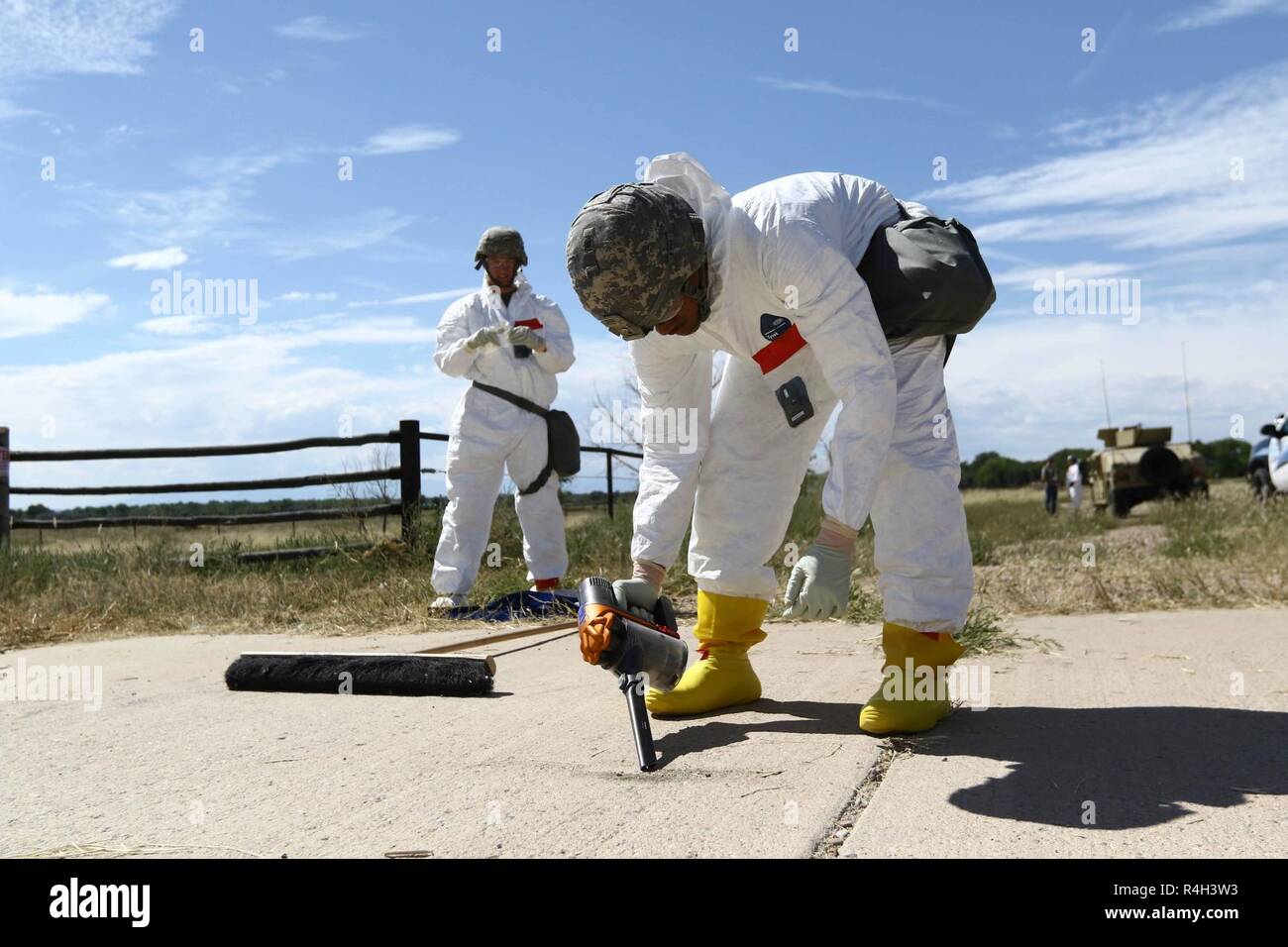 Soldiers from the 20th CBRNE Command’s nuclear disablement team 2, out ...
