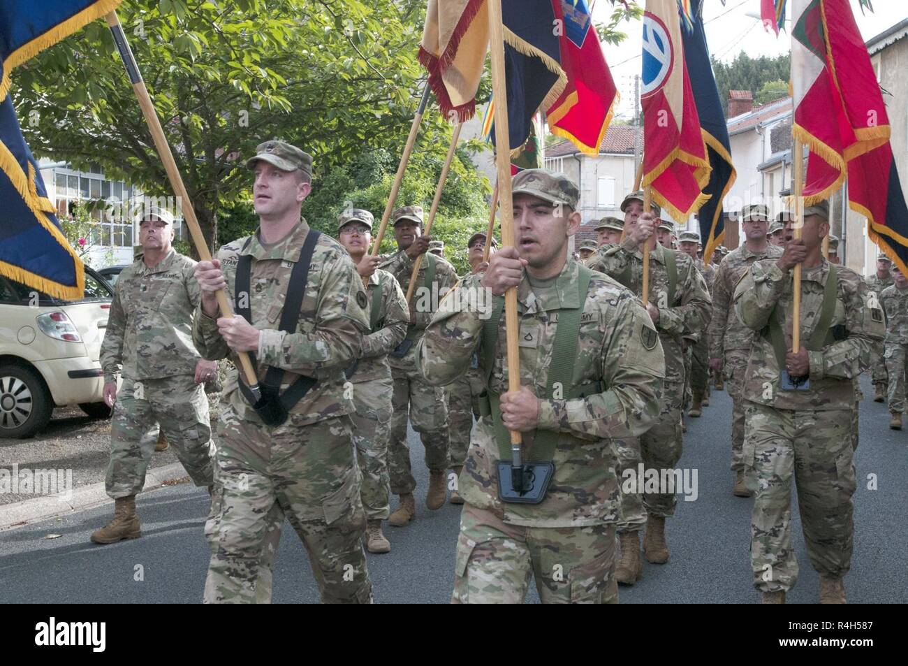 U.S. Army Reserve Soldiers serve as Color Guard for their WWI legacy ...