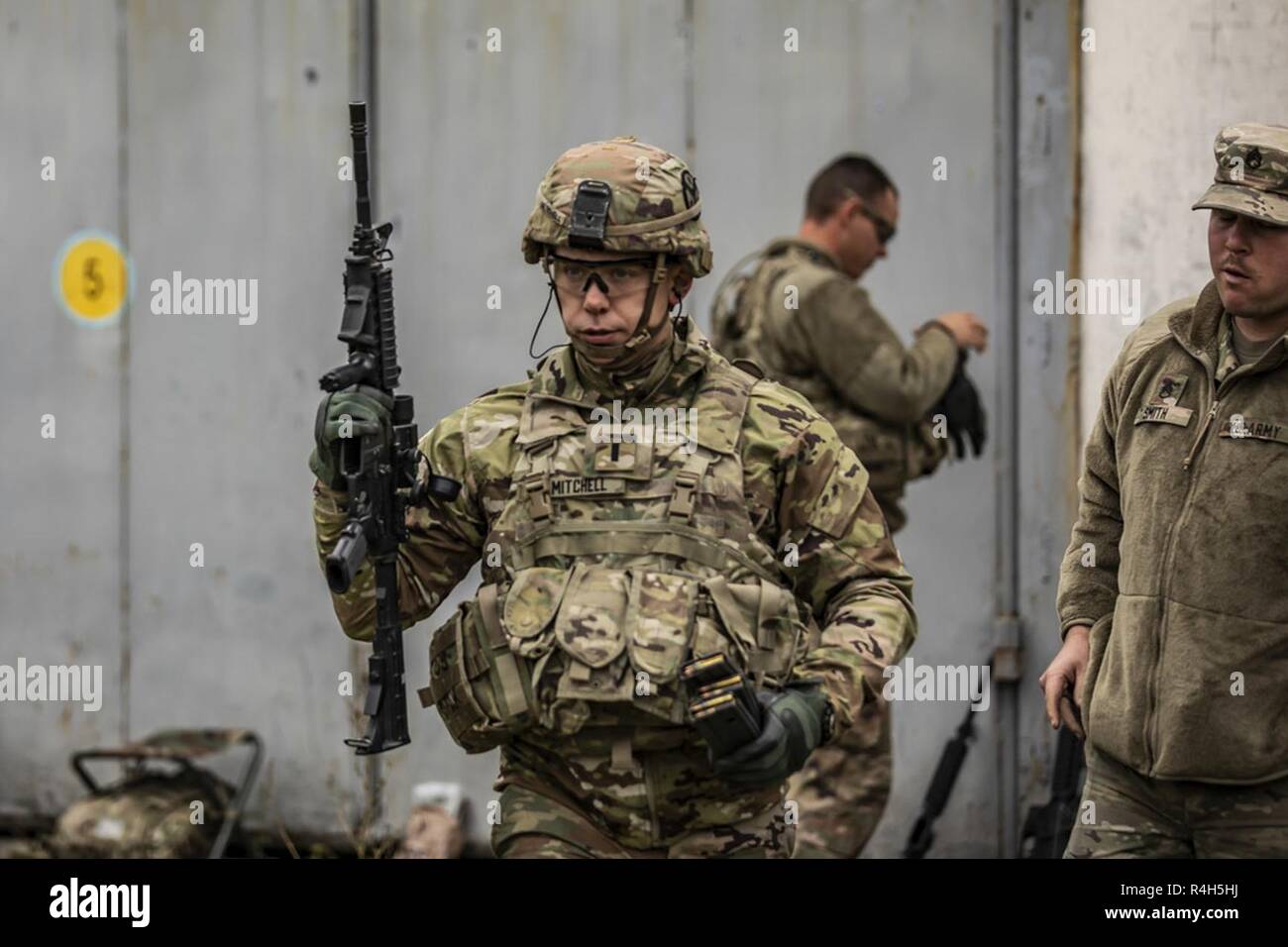278th Armored Cavalry Regiment Soldiers practice reflexive fire while ...