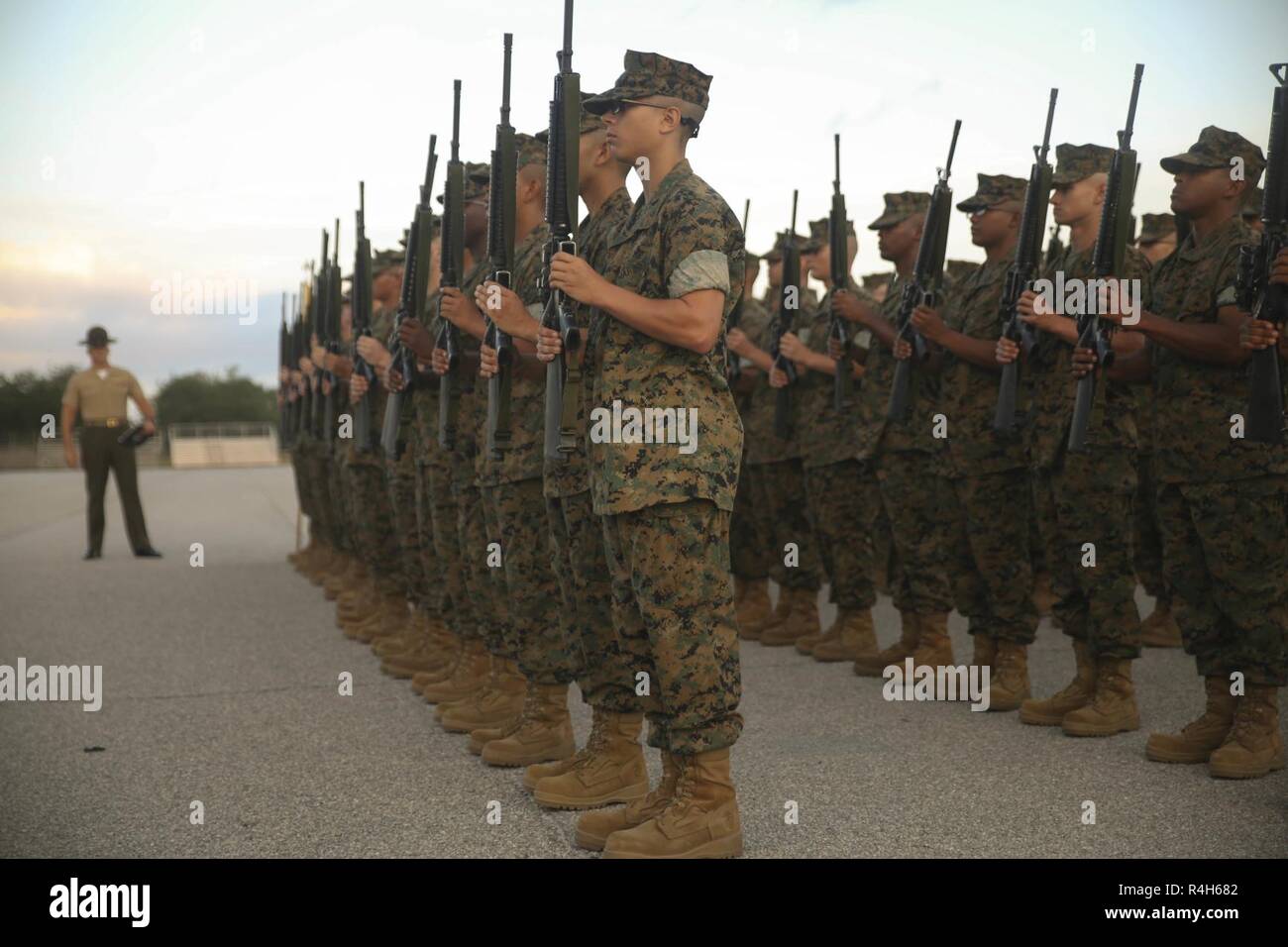 Recruits from Echo Company, 2nd Recruit Training Battalion perform port ...