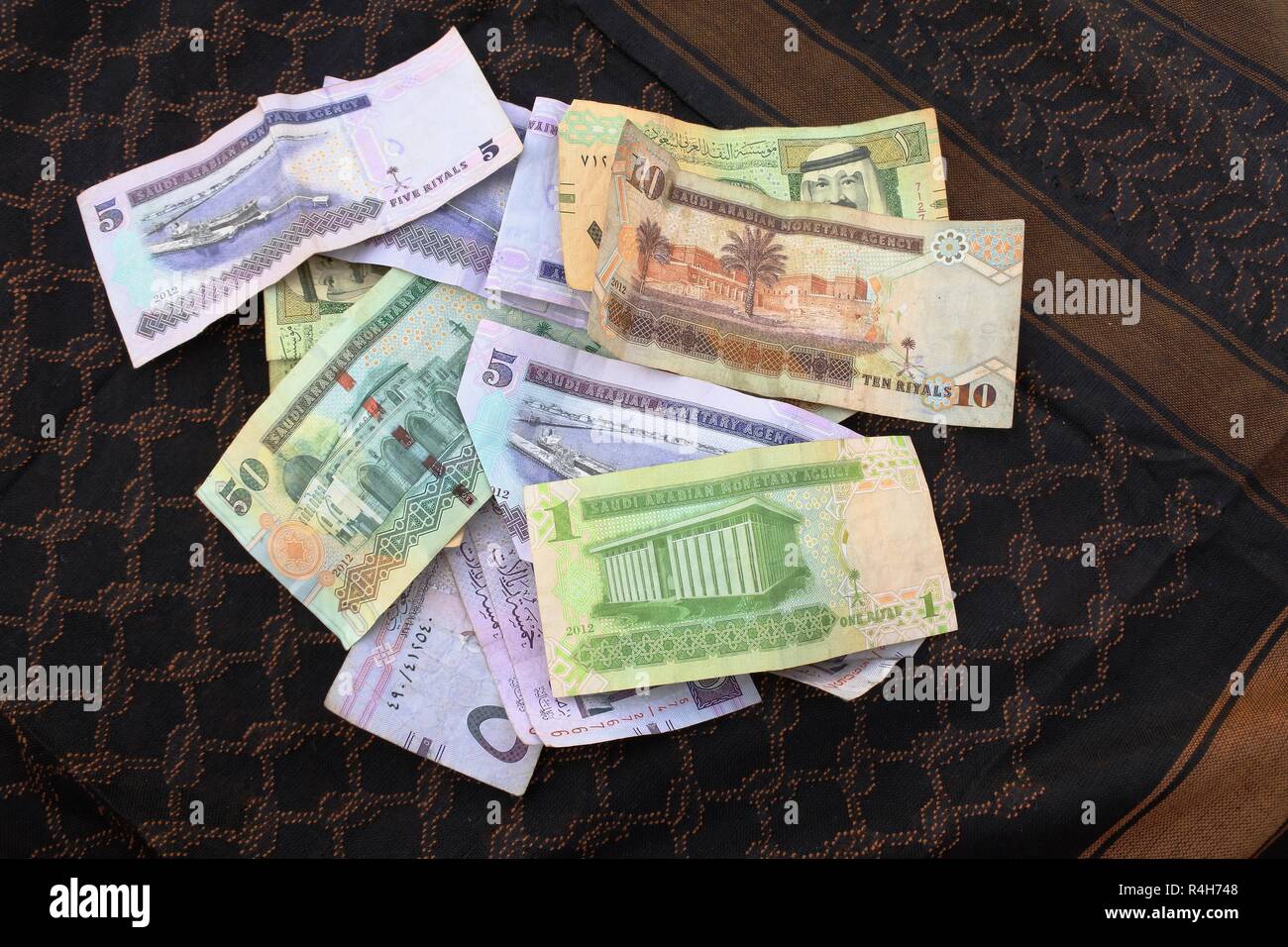 Saudi arabia money hi-res stock photography and images - Alamy