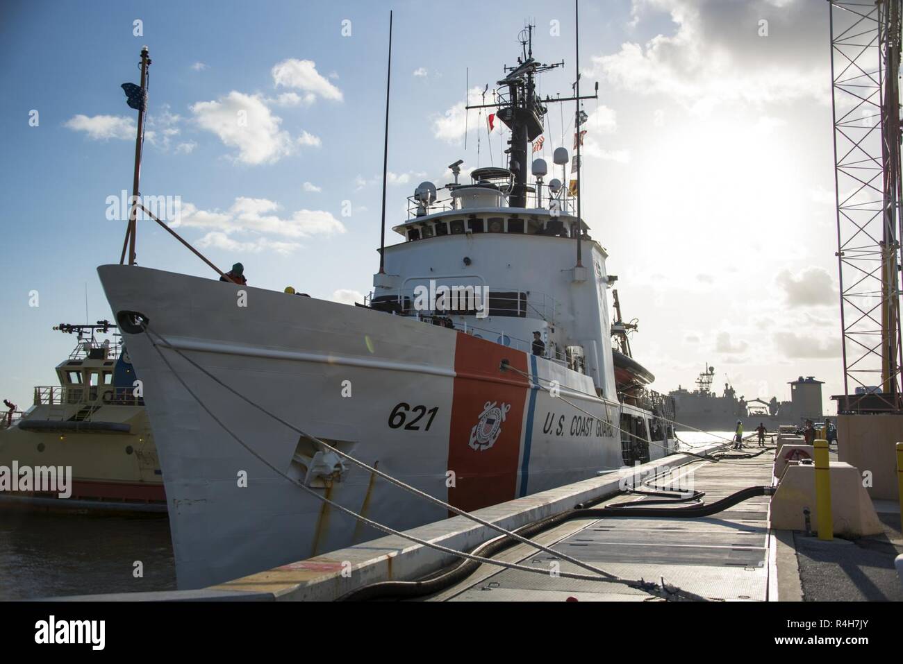 Uscgc valiant hi-res stock photography and images - Alamy