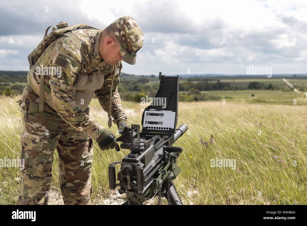 Deploying Soldiers of the 34th Red Bull Infantry Division take to the ...