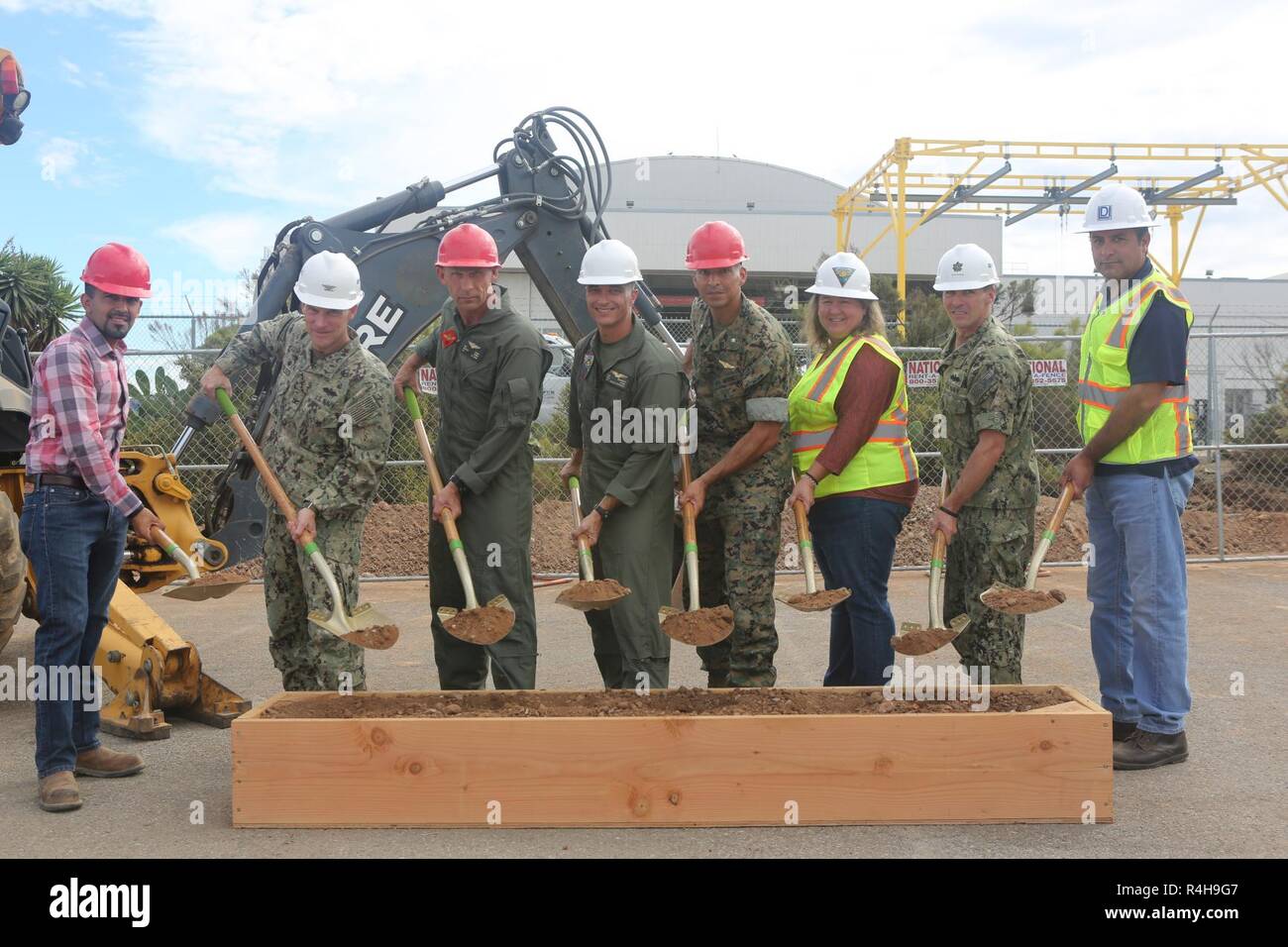 From left, Juan Rodriguez, PM&E Branch Head FEAD Miramar, Capt. Mark K ...