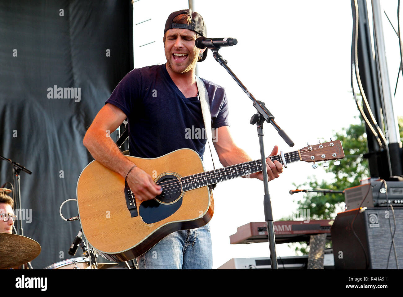 NEW YORK, NY - JULY 01: Canaan Smith performs during a free ...