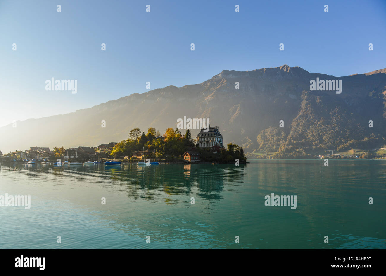 Beautiful scenery of Lake Brienz, Switzerland. The turquoise Lake ...