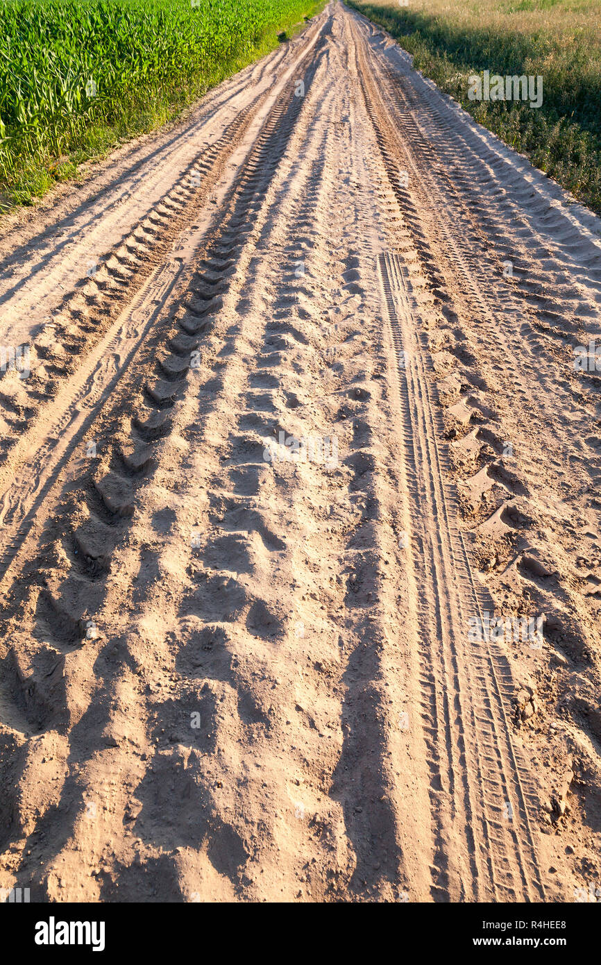 Gravel road texture vehicle tire hi-res stock photography and images ...