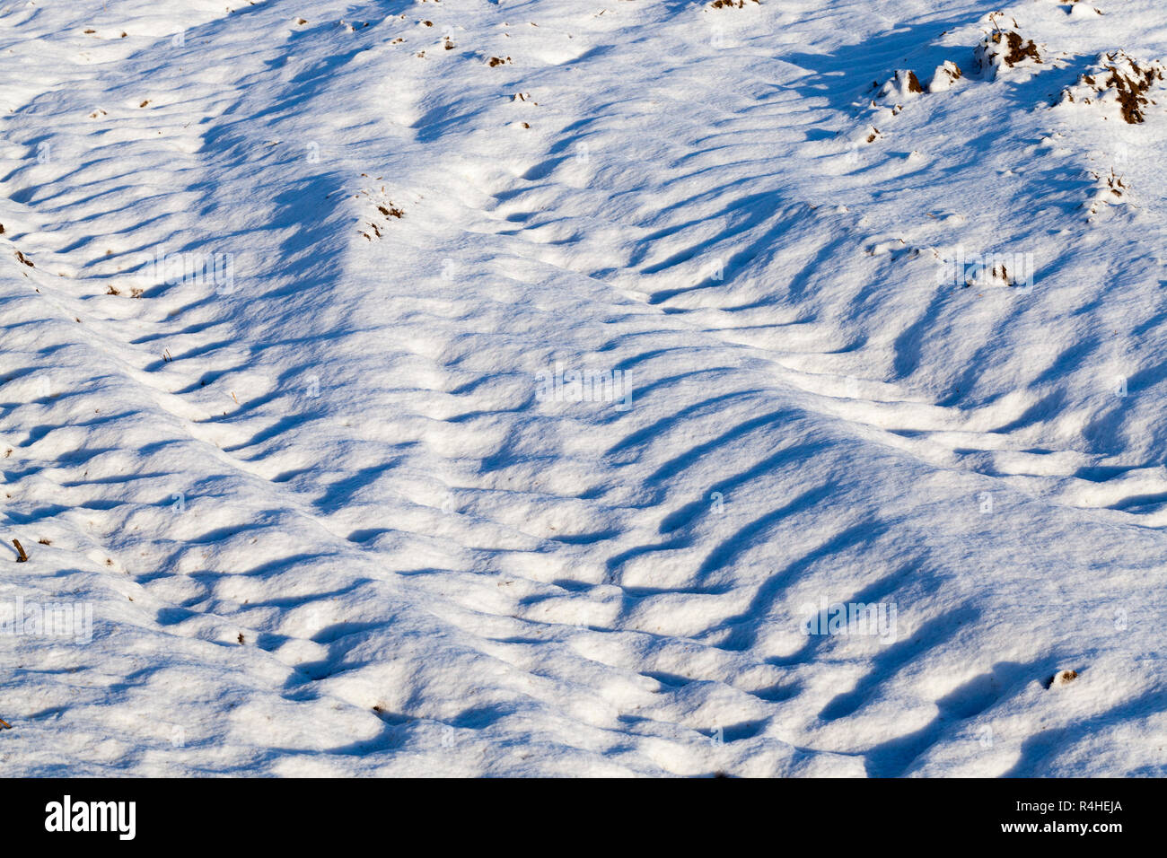 traces of the car on snow Stock Photo - Alamy