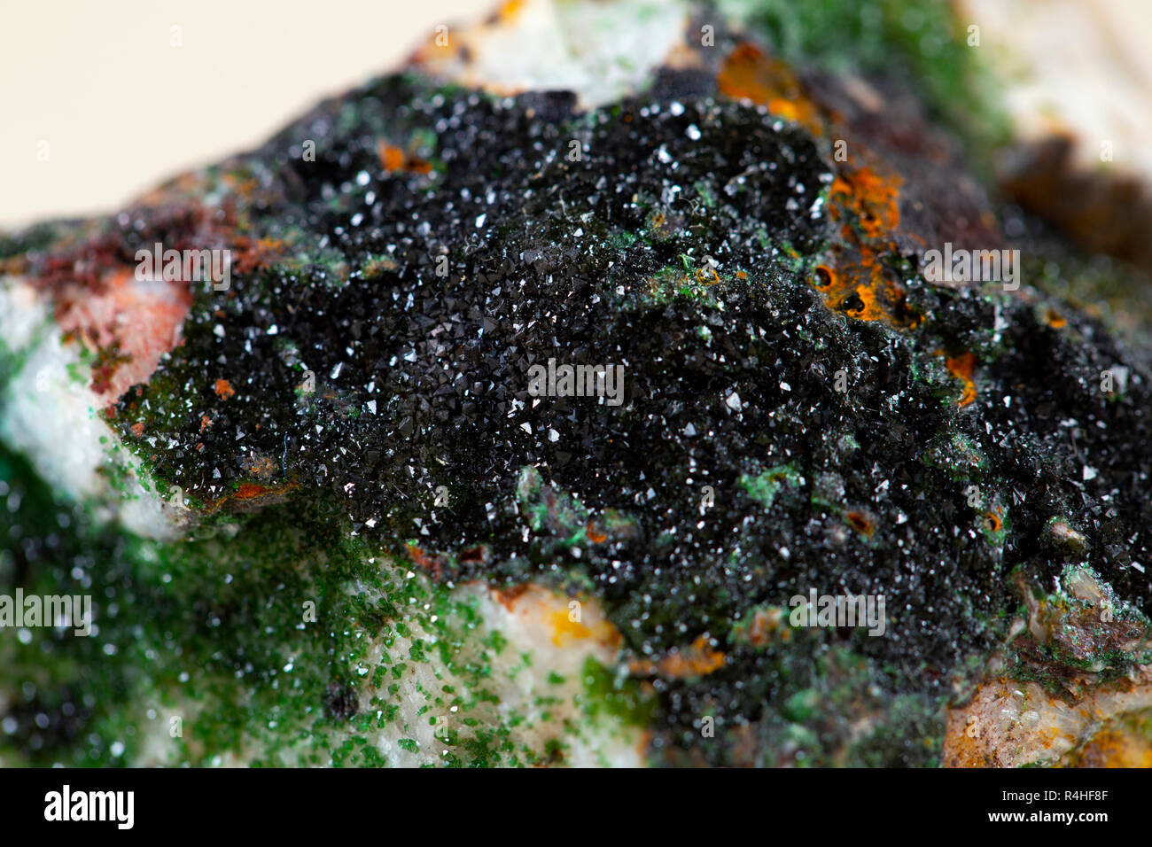 Uvarovite crystals hi-res stock photography and images - Alamy