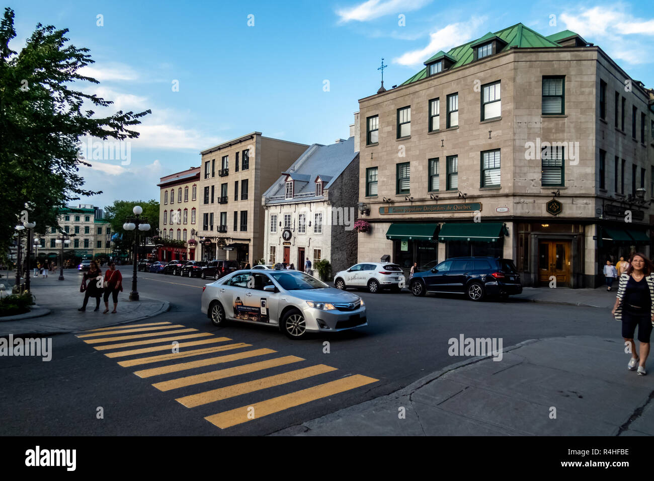 Old Quebec City street scene Stock Photo - Alamy