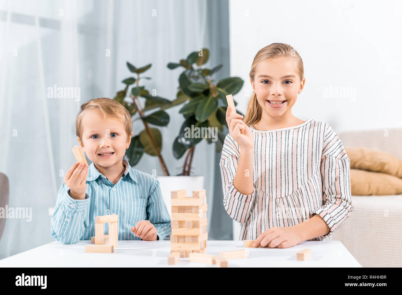 Children playing blocks hi-res stock photography and images - Alamy