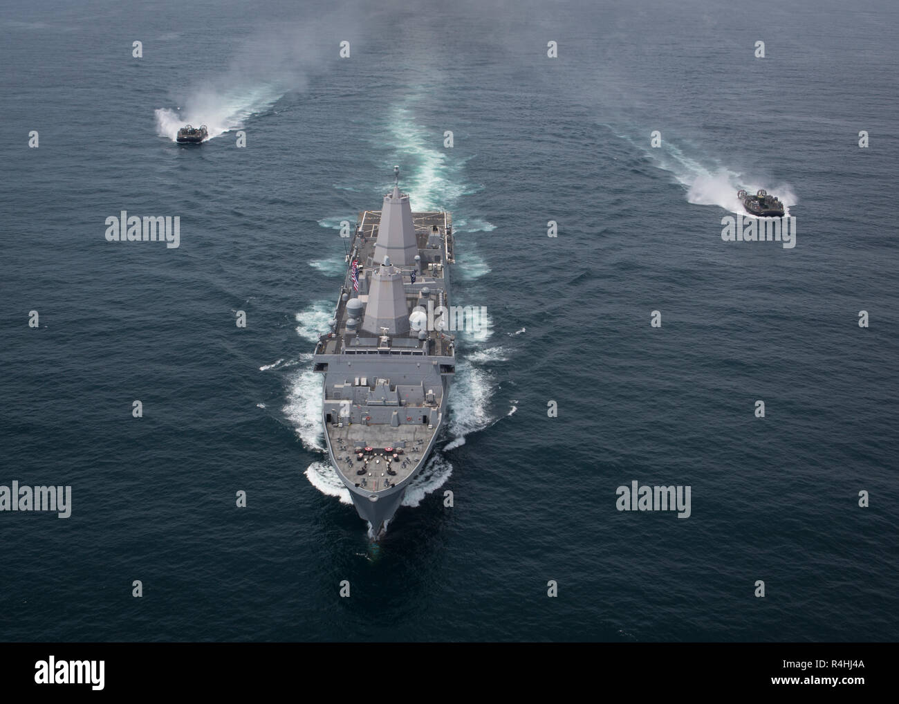 The U.S. Navy San Antonio-class amphibious transport dock ship USS ...