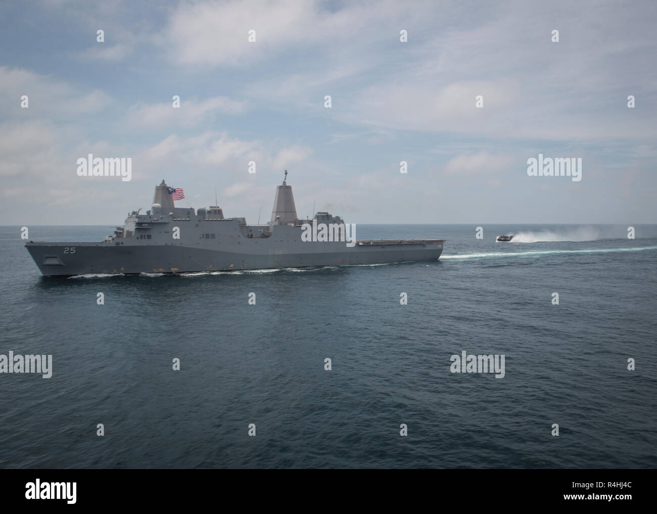 Uss somerset lpd 25 hi-res stock photography and images - Alamy