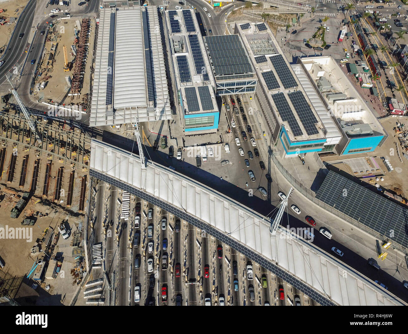 San ysidro port of entry hi-res stock photography and images - Alamy
