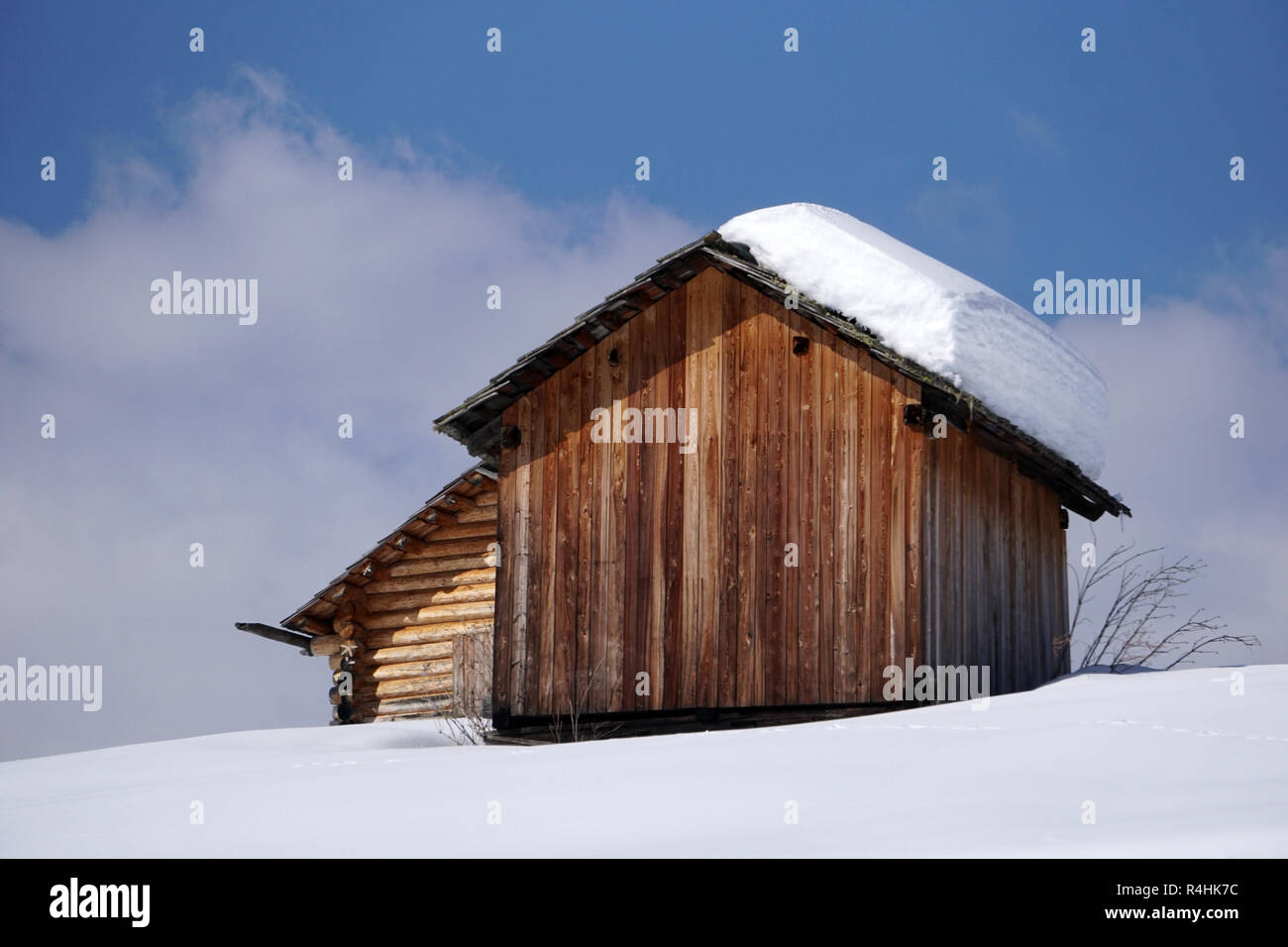 Isolated wood mountain house cabin hut covered by snow Stock Photo - Alamy