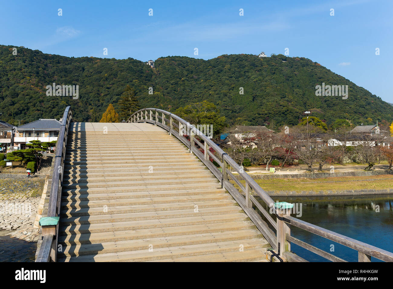 Japanese style pedestrian bridge hi-res stock photography and images ...