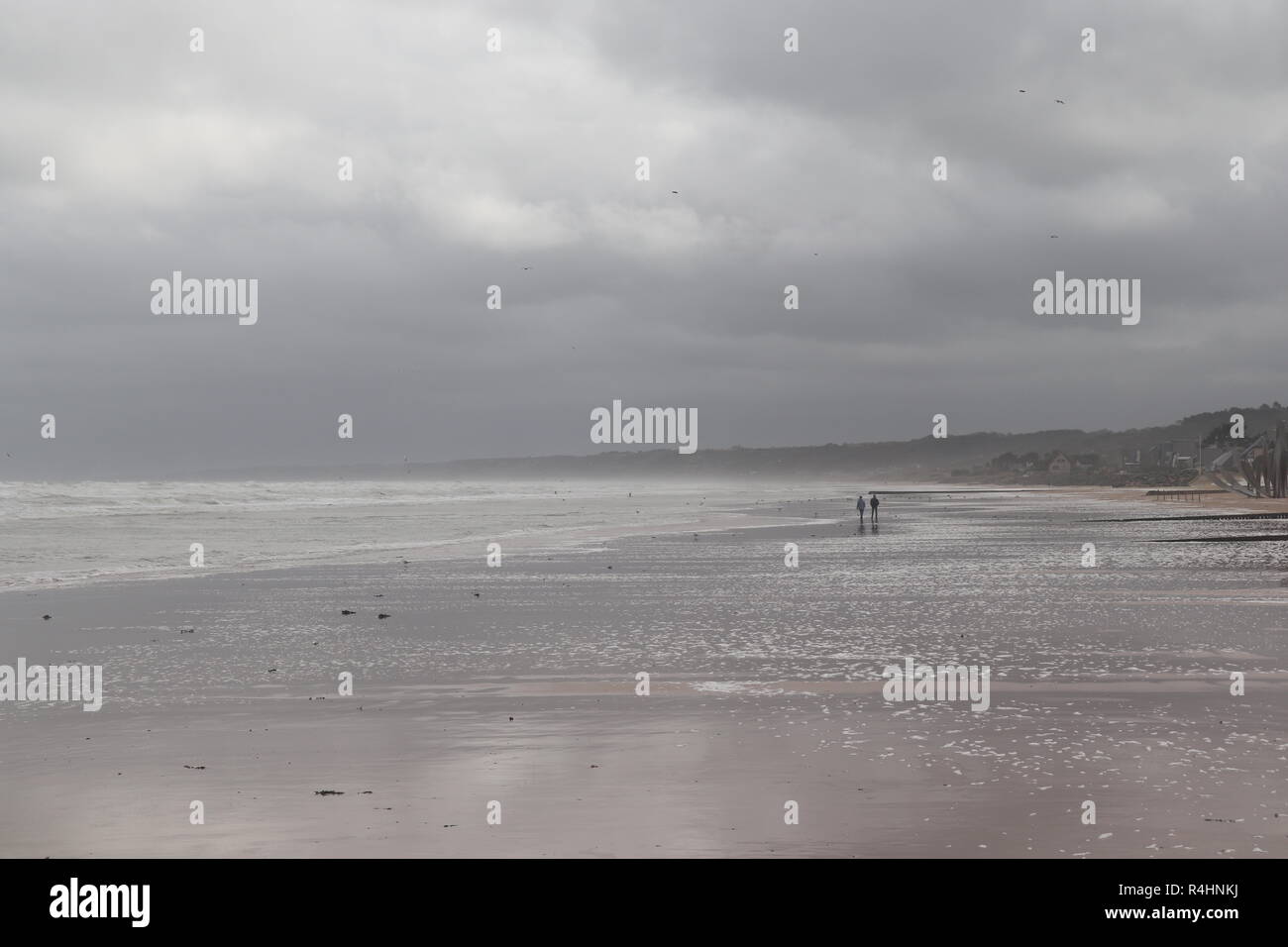 Cold and windy hi-res stock photography and images - Alamy
