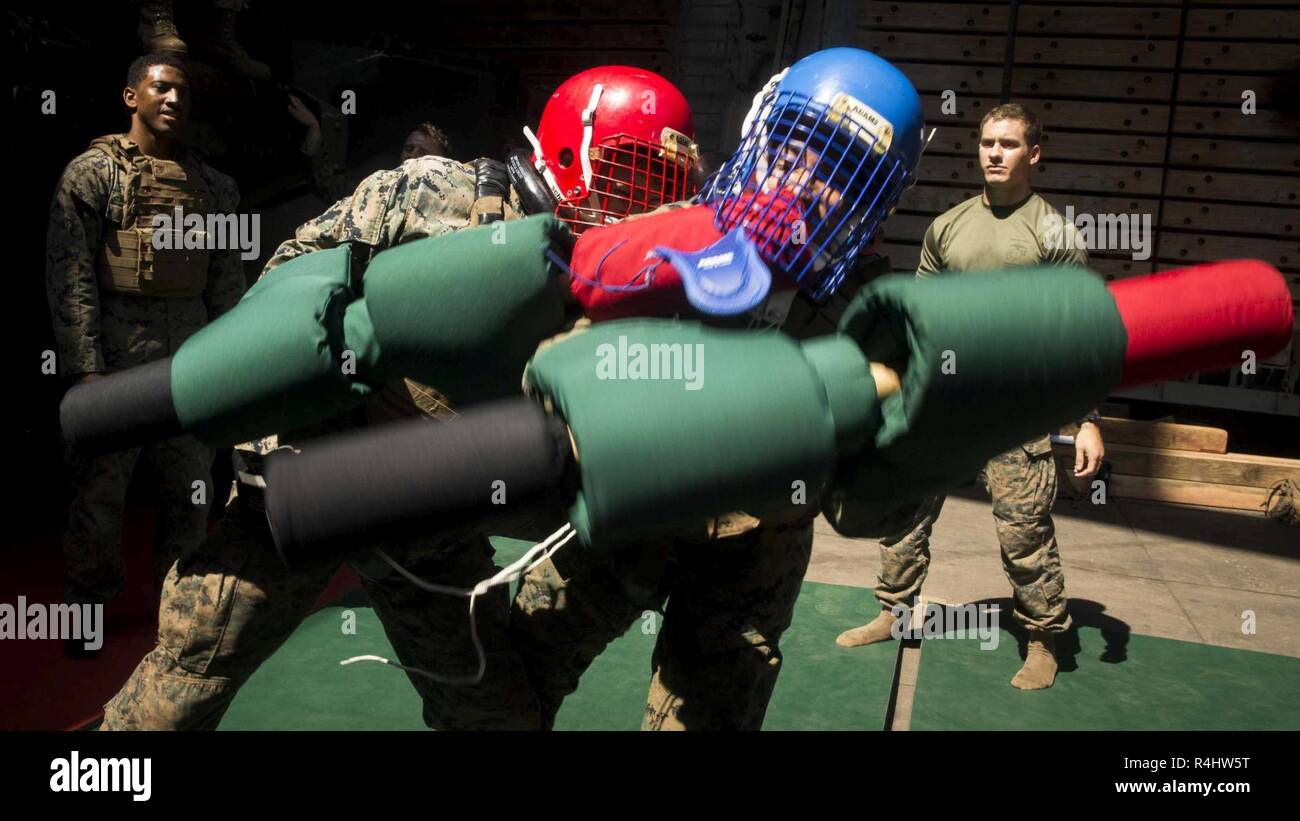M 4 machine gun hi-res stock photography and images - Alamy
