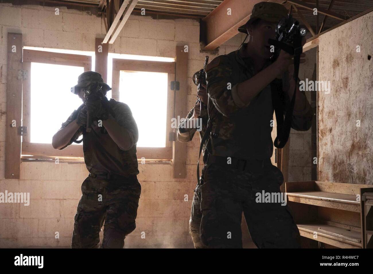 Paratroopers from 2nd Battalion, 10th Special Forces Group (Airborne ...
