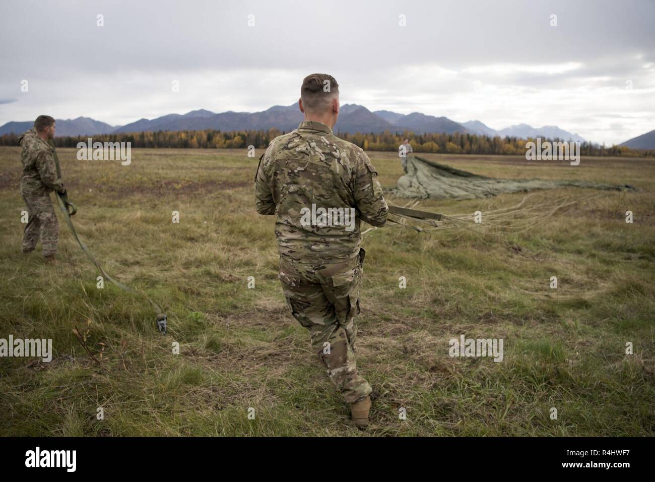 U s army parachute riggers from hi-res stock photography and images - Alamy