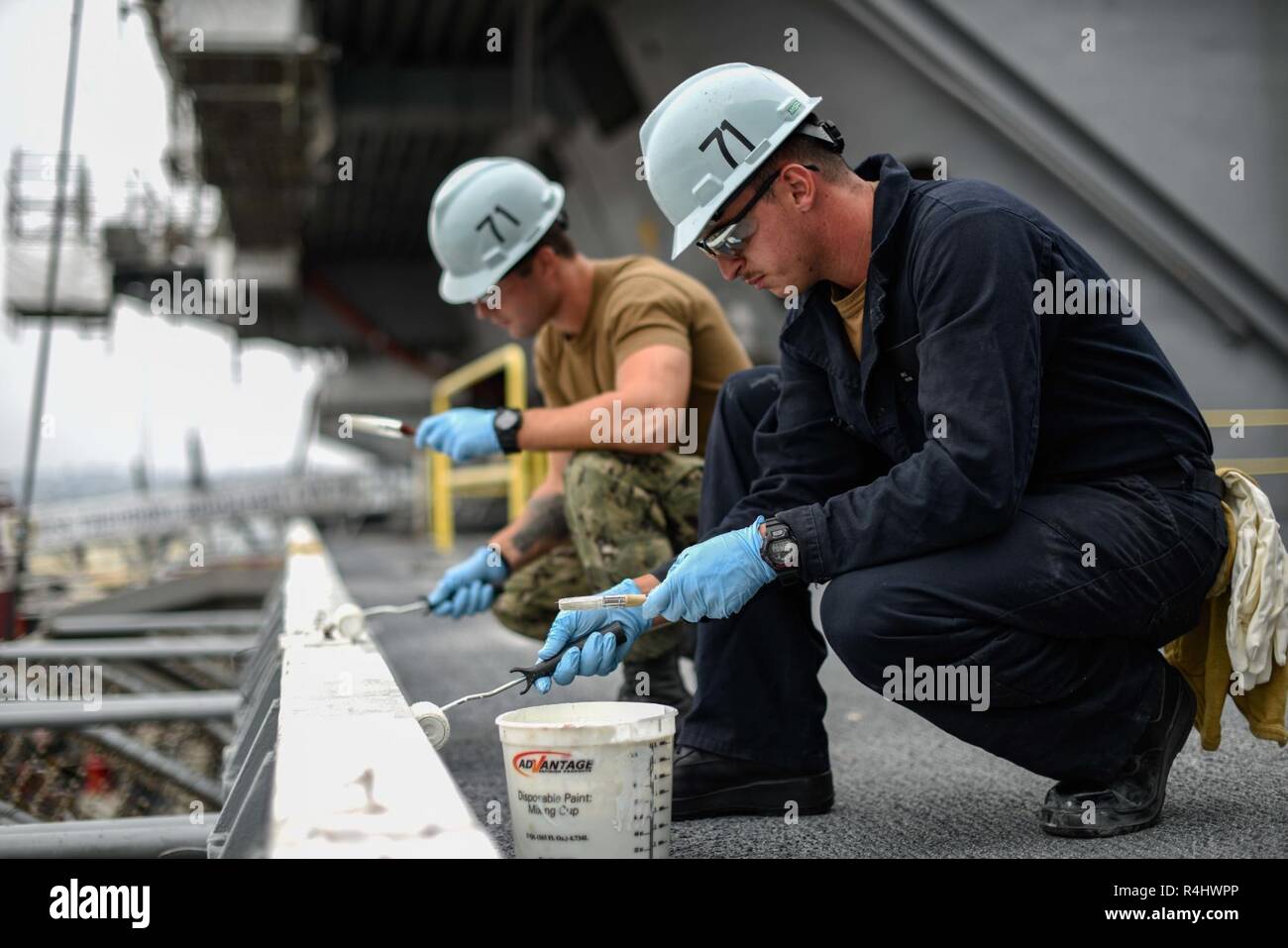 SAN DIEGO (Sept. 26, 2018) Aviation Boatswain’s Mate (Handling) Airman ...