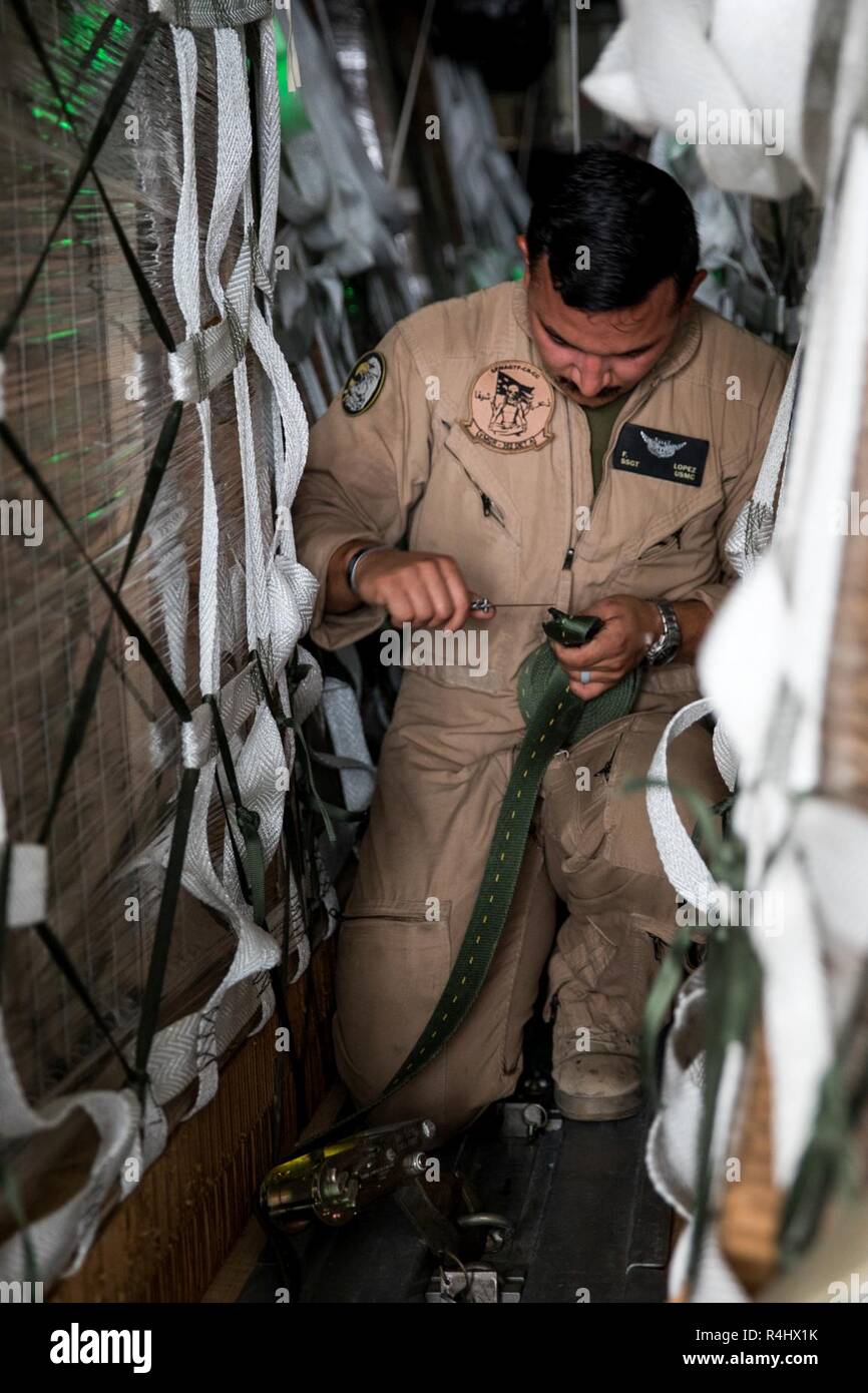 U s marine corps staff sgt lopez hi-res stock photography and images ...
