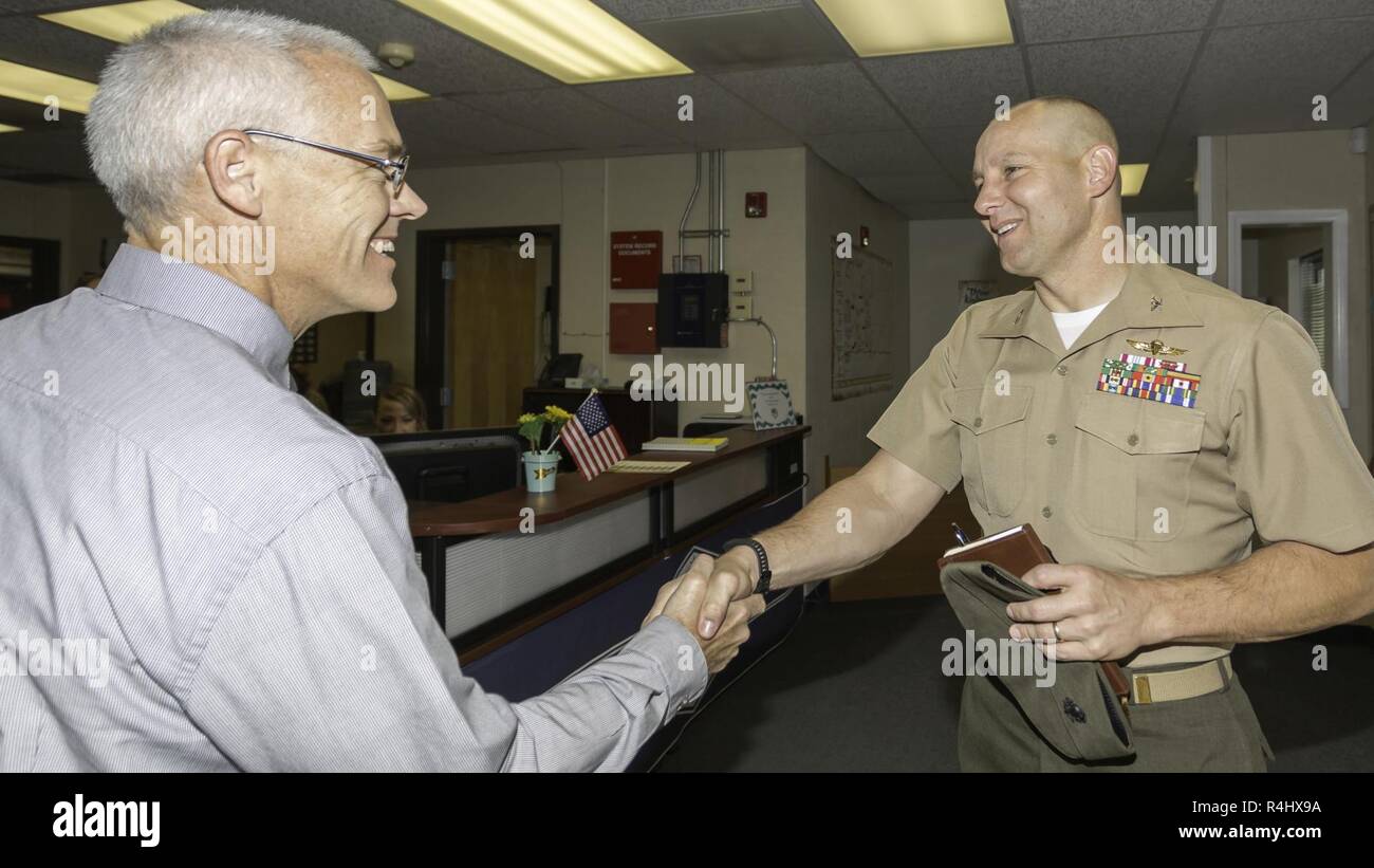 School superintendent california hi-res stock photography and images ...