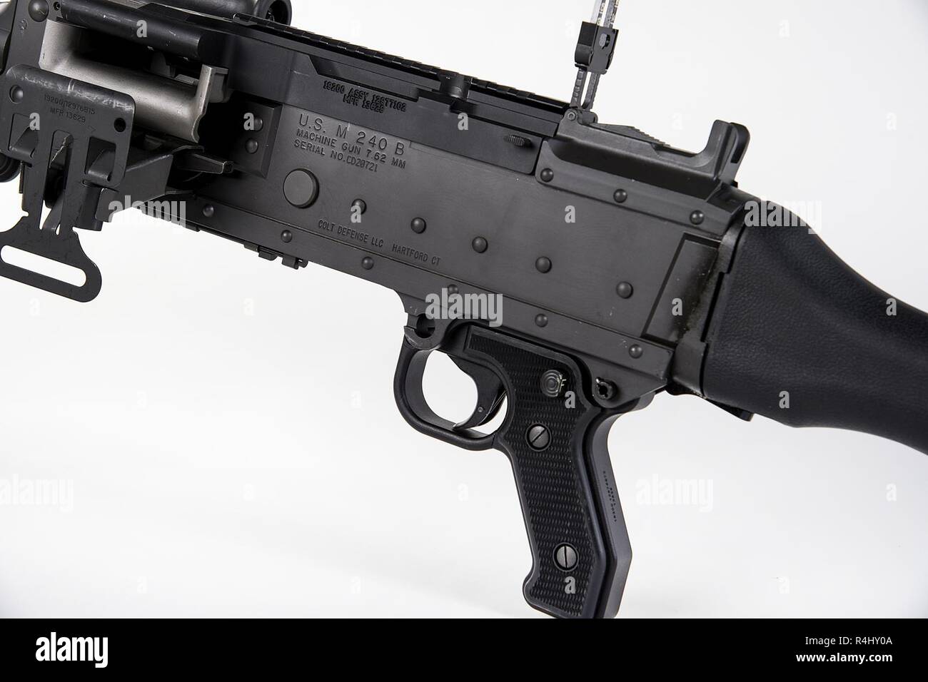 The M240B is a variant of the M240, used by the U.S. Army, Navy, Coast ...