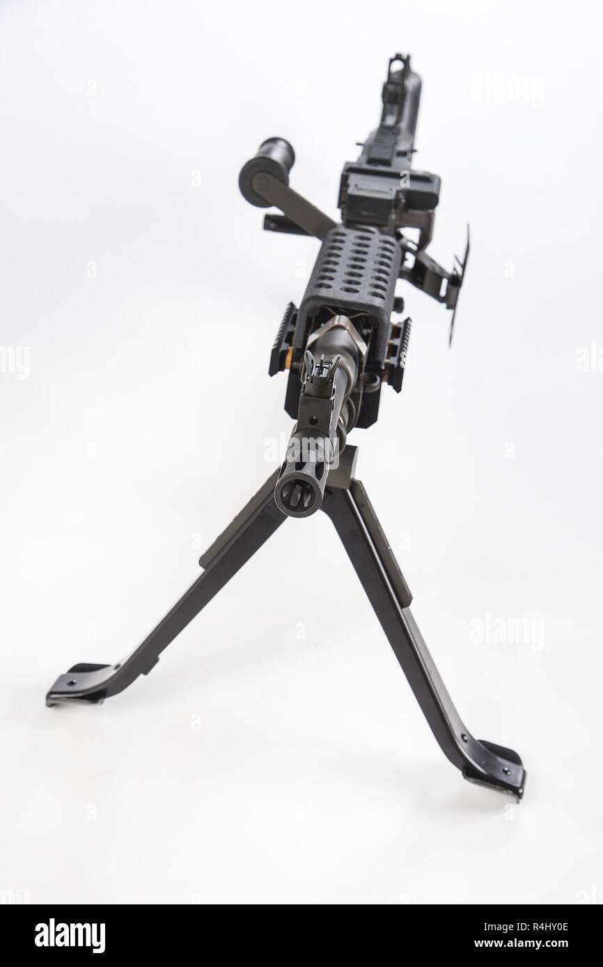 The M240B is a variant of the M240, used by the U.S. Army, Navy, Coast ...