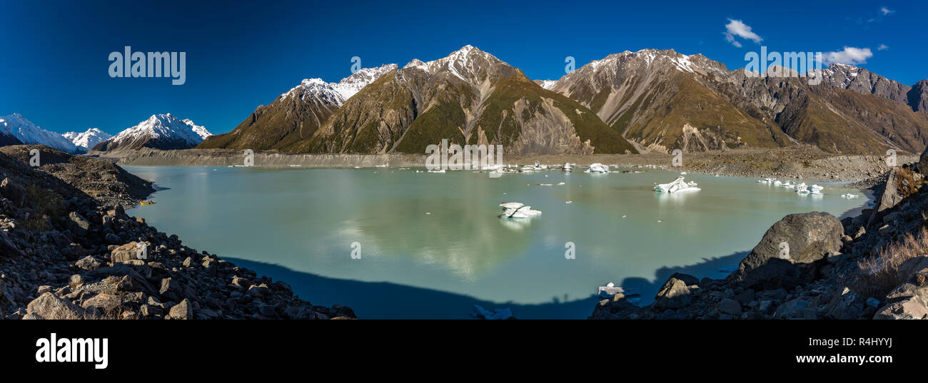 Blue Lakes and the mountains on the Tasman Valley Walk and Tasman ...