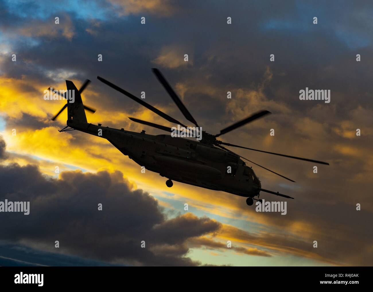 U s marines from helicopter hi-res stock photography and images - Alamy