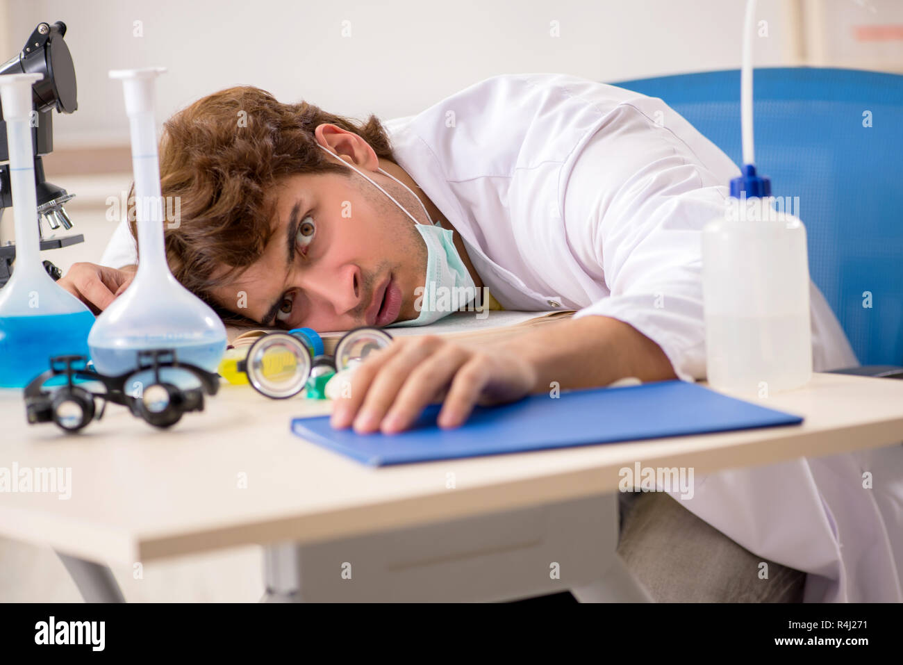 Crazy angry chemist laboratory hi-res stock photography and images - Alamy