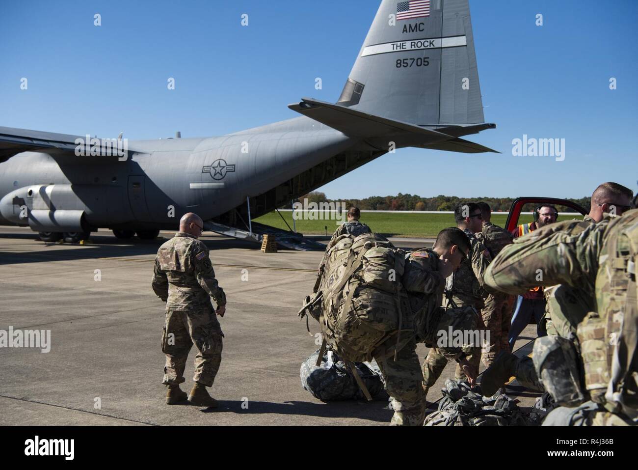 Deployers from Headquarters Company, 89th Military Police Brigade, Task ...
