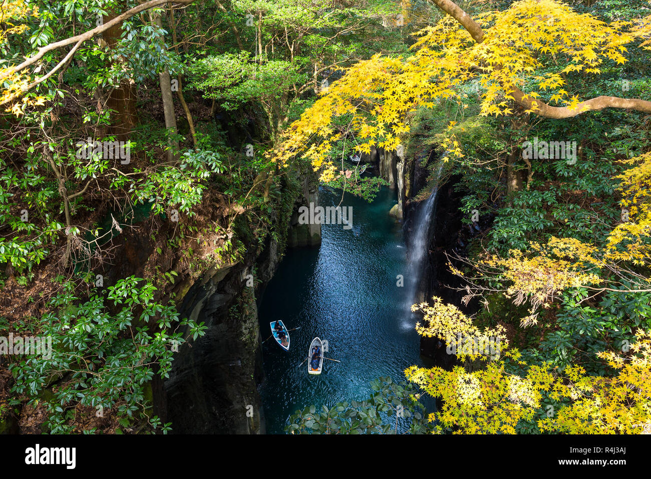 Narrow gorge to the sacred valley hi-res stock photography and images ...