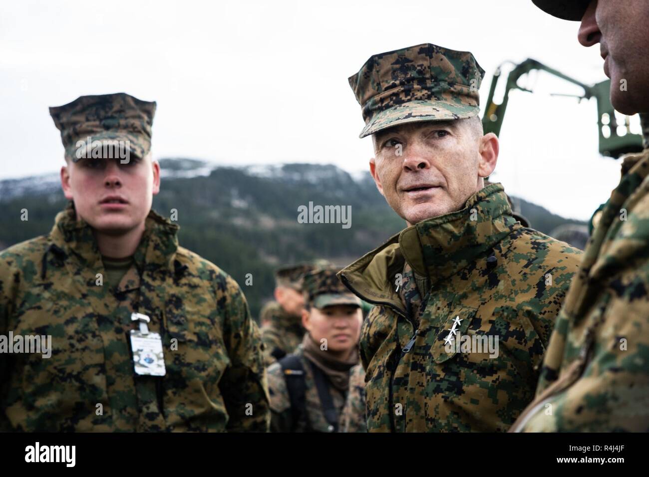 Us marine corps lieutenant general hi-res stock photography and images ...