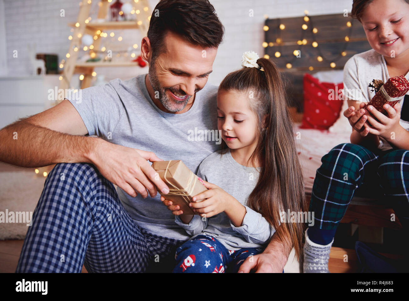 Father christmas face hi-res stock photography and images - Alamy