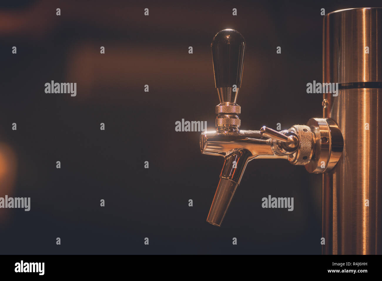 Beer tap in a bar or restaurant Stock Photo - Alamy