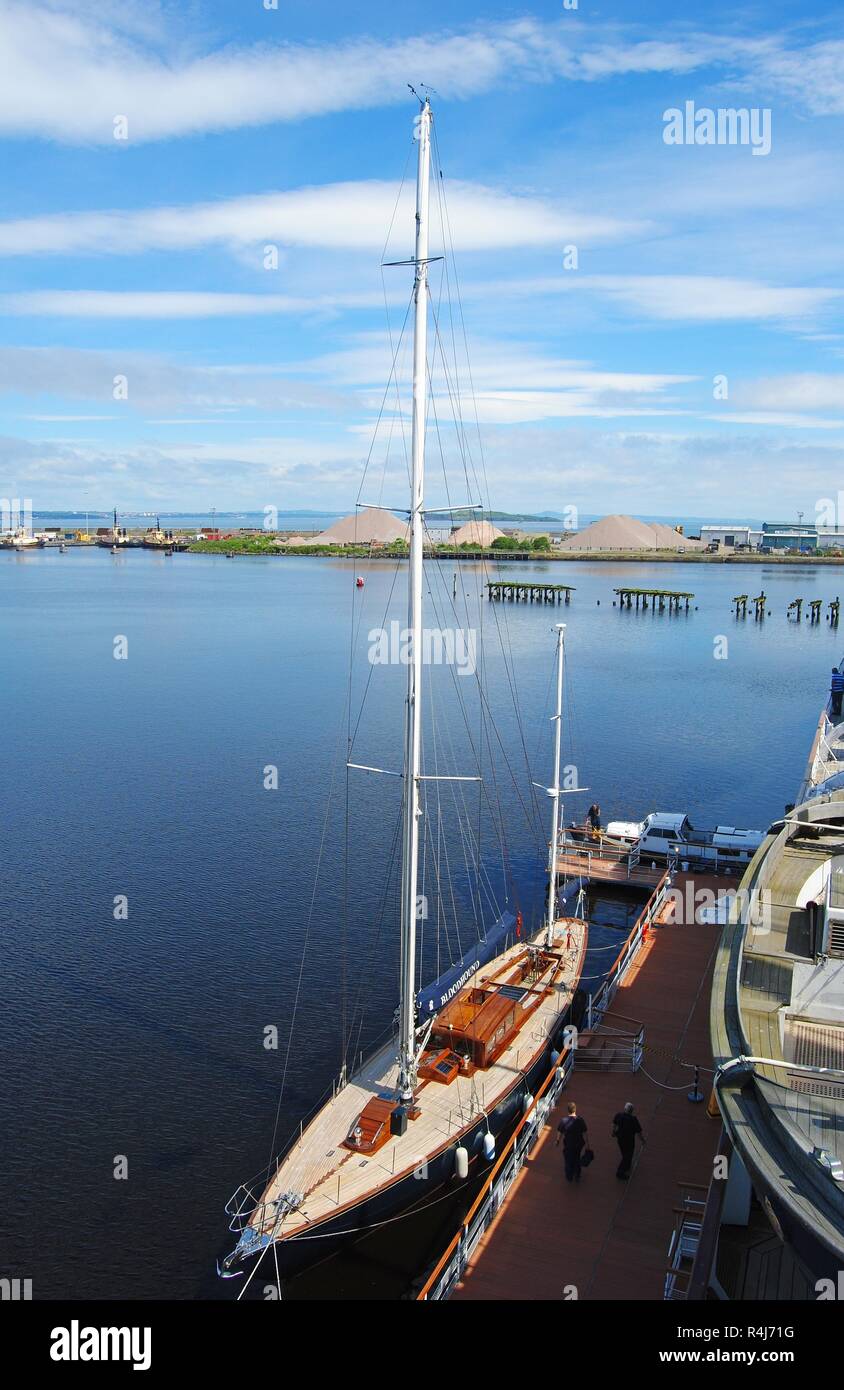 Royal yacht britannia leith docks hi-res stock photography and images ...