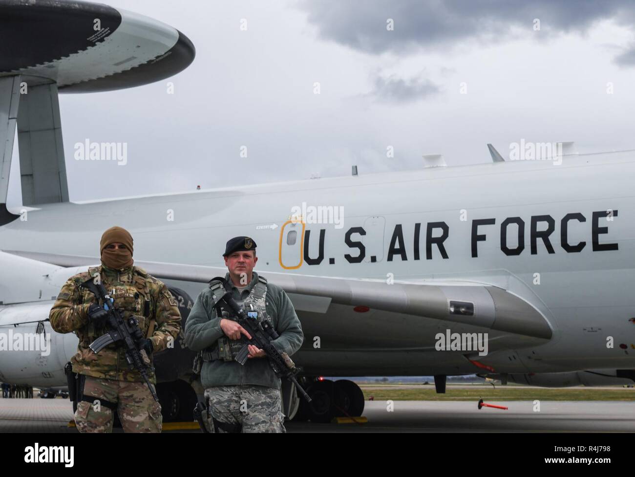 U.S. Air Force Senior Airmen Christopher Mendoza (left) and Staff ...