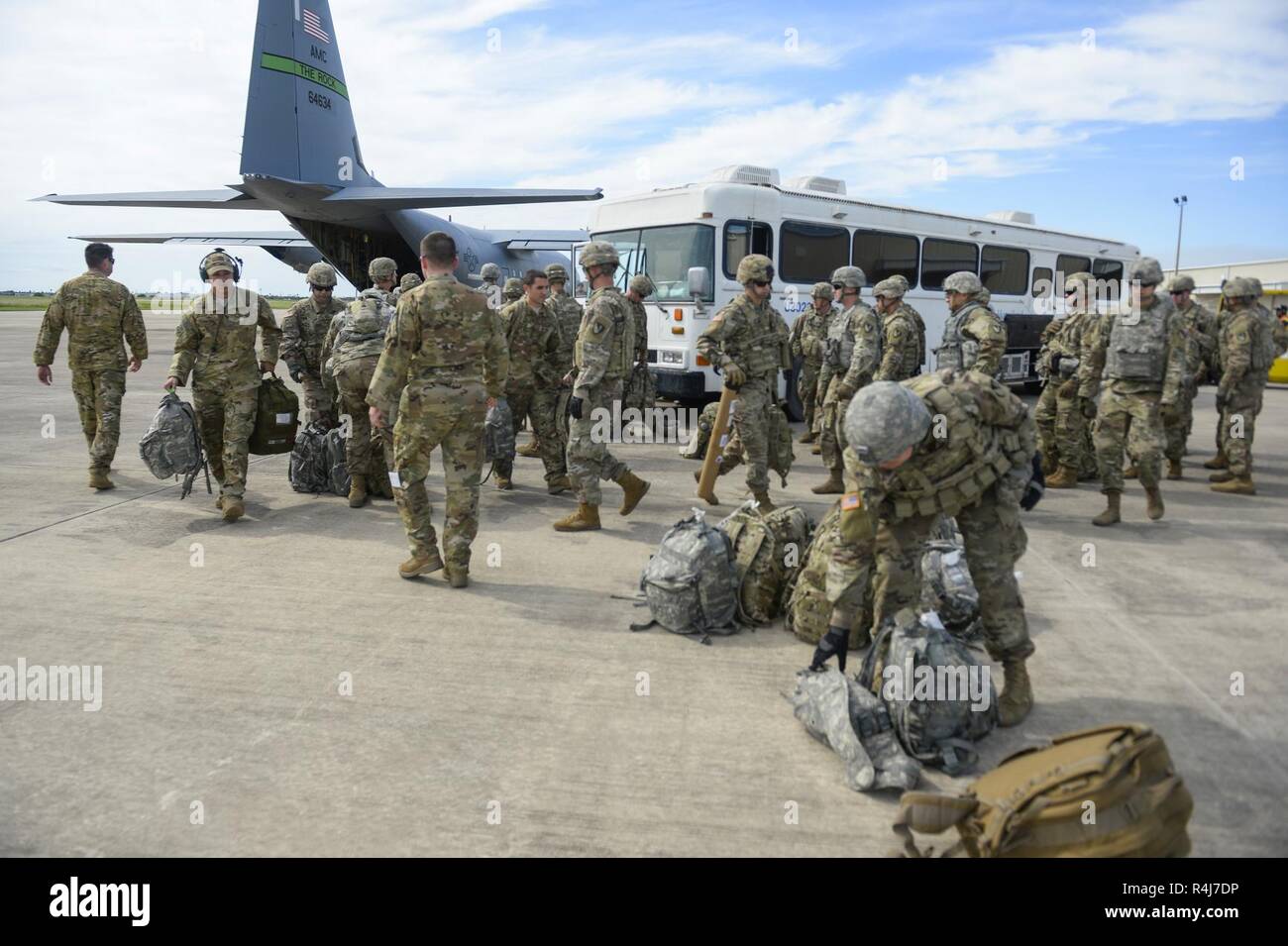 Soldiers from the the 89th Military Police Brigade, and 41st ...