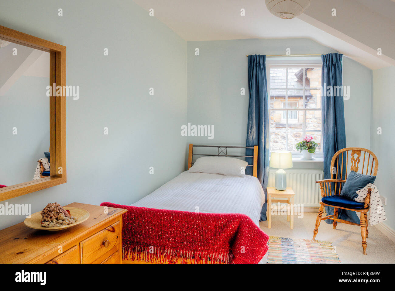 Empty Single Bedroom Stock Photo - Alamy