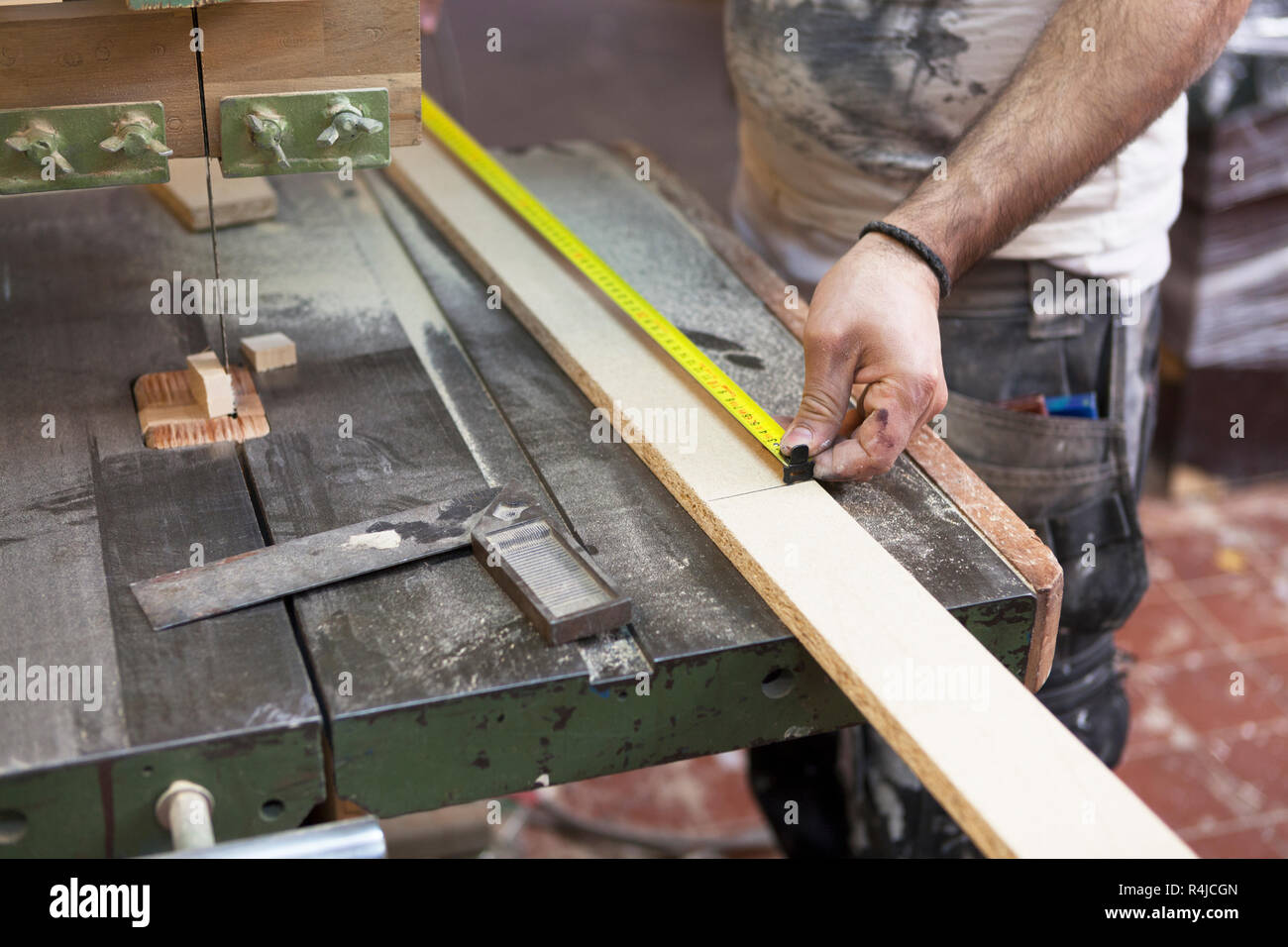 Length of wood hi-res stock photography and images - Alamy