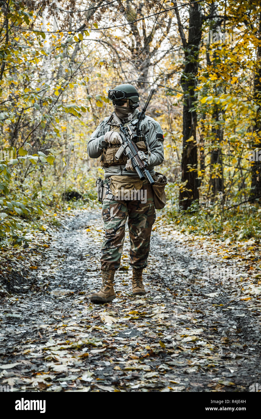 Marsoc raider aiming weapons Stock Photo - Alamy