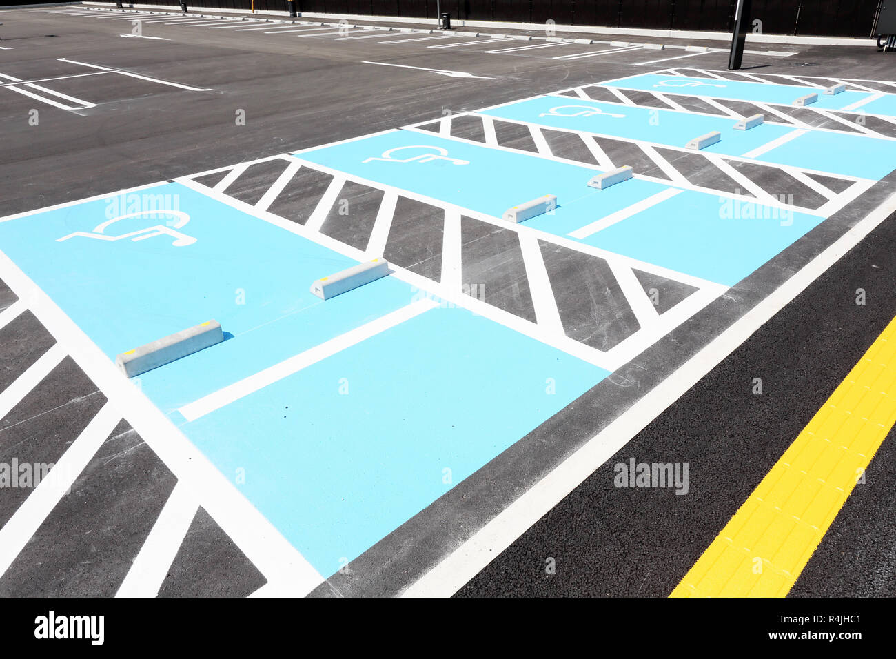 Road marking in japan hi-res stock photography and images - Alamy